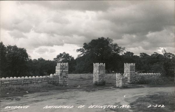Entrance to Battlefield Lexington, MO Postcard