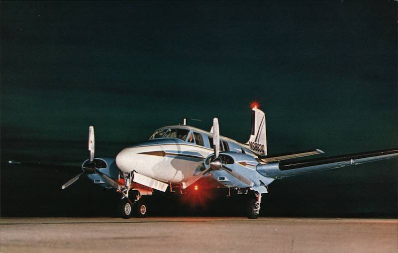 Beechcraft Queen Air 65 Aircraft Postcard