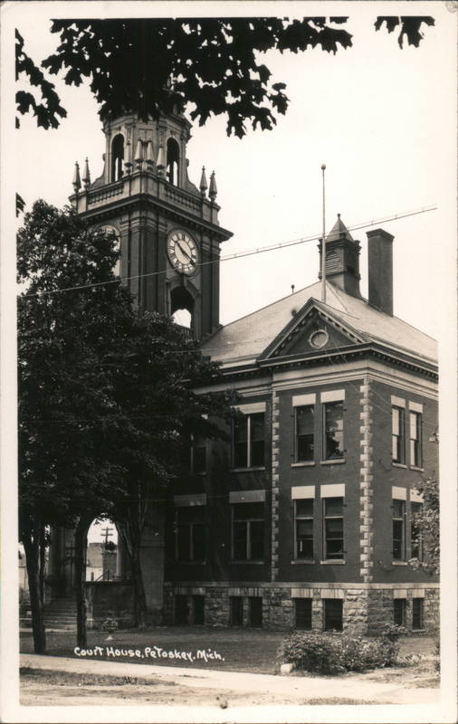 Emmet County Courthouse Petoskey, MI Postcard