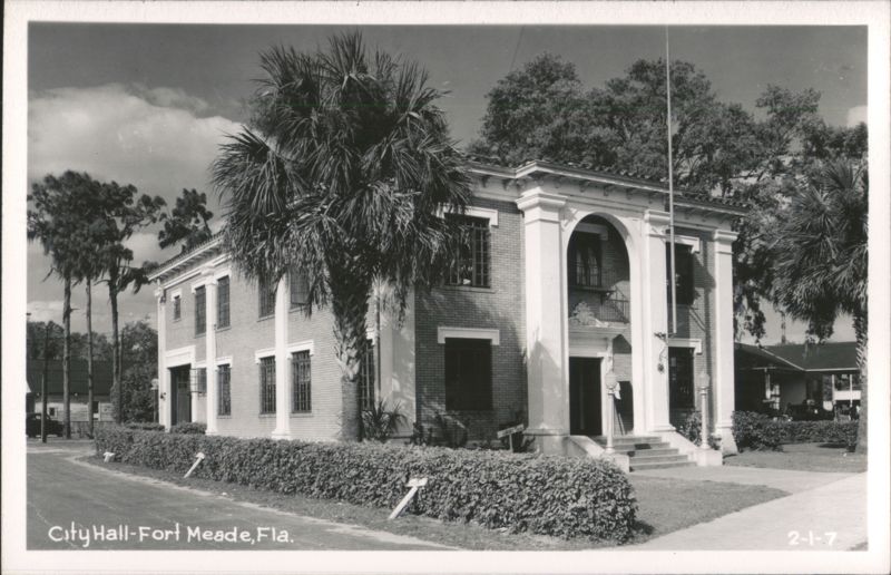 Fort Meade City Hall Florida Postcard