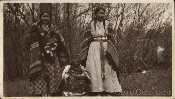 Three Indian Women Native Americana