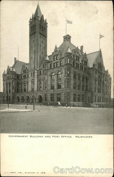 Government Building and Post Office Milwaukee, WI Postcard