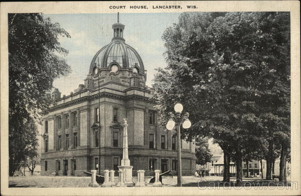 Court House Lancaster, WI Postcard