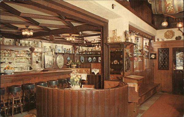 Karl Ratzsch's Rendezvous of Celebrities Milwaukee, WI Postcard