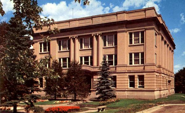 Court House Fergus Falls, MN