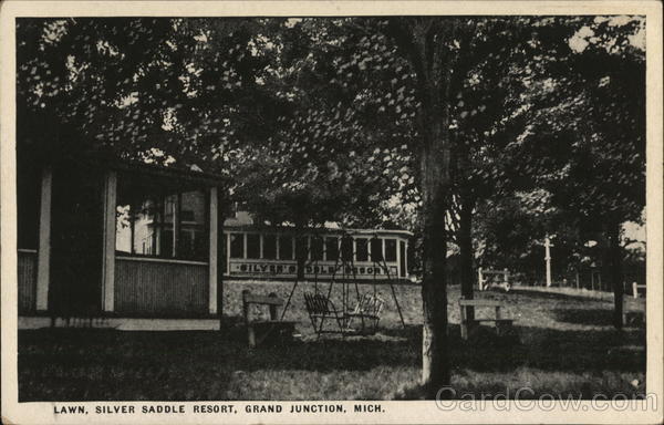 Lawn, Silver Saddle Resort Grand Junction, MI Postcard