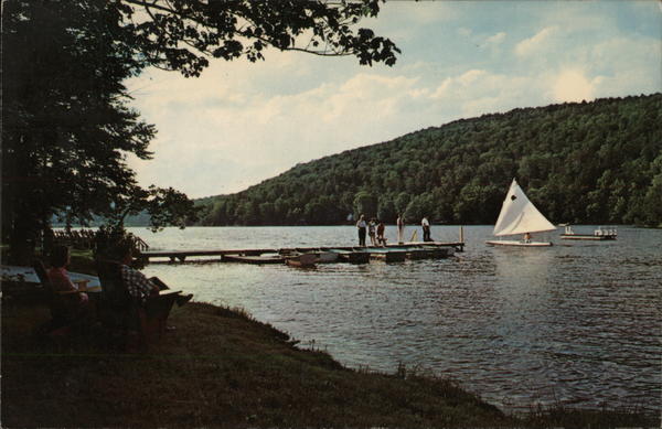 Starlight Lake at Starlight Inn Pennsylvania Postcard
