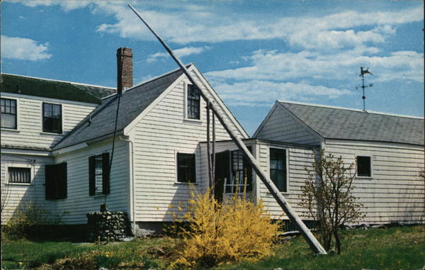Old Oaken Bucket Greenbush, MA Postcard