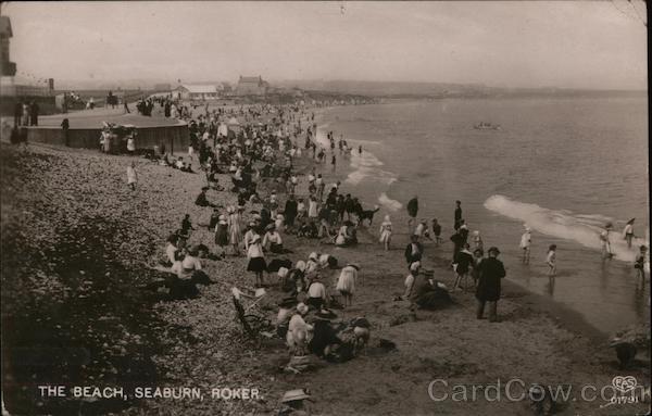 The Beach, Seaburn, Roker Sunderland, England Postcard