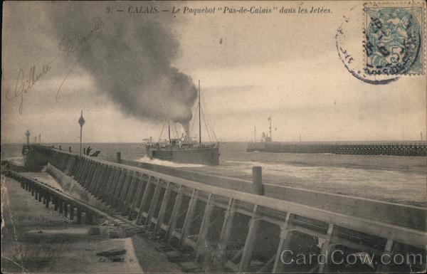 Le Paquebot "Pas-de-Calais" Dans les Jetees France Postcard