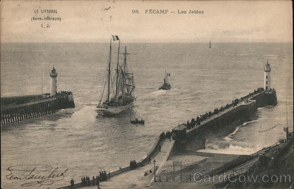 Le Littoral, Fecamp - Les Jetees Sailboats Postcard