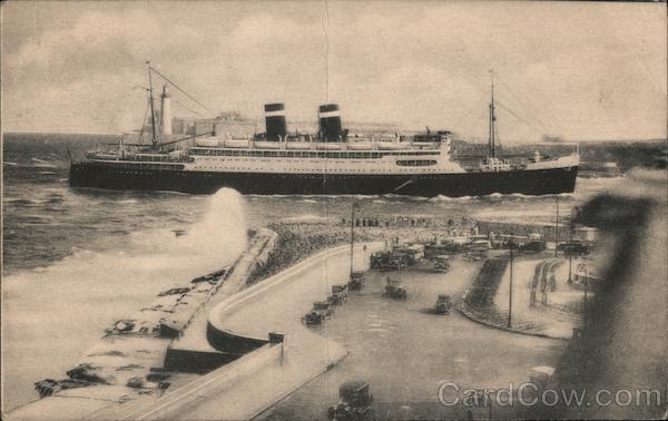SS California (1928) Entering Havana Harbor Cruise Ships Postcard