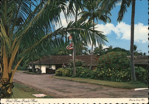 Entrance to Hotel Hana Ranch, Island of Maui Hawaii Postcard