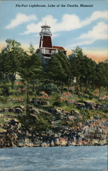 Pla-Port Lighthouse Lake Ozark, MO Hammond And Irwin Postcard