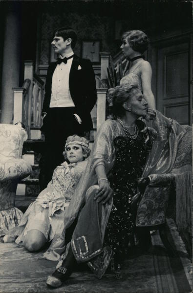 Scene Noel Coward's Hay Fever. Randall Smith, Susan E Pellegrino, Libby ...