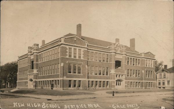 New High School Beatrice, NE Postcard
