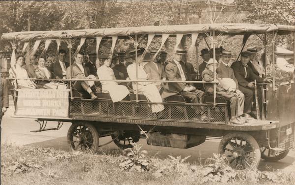 Sightseeing Tour Bus Detroit, MI Postcard