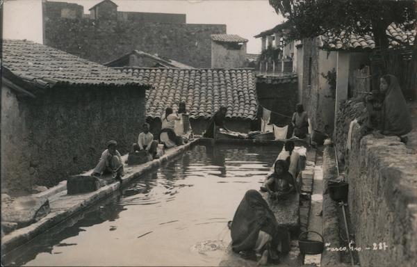 Women Washing Clothes Taxco, Gro Mexico Postcard
